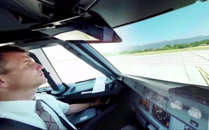 Get a 360-Degree View of this A320 Cockpit during Flight!